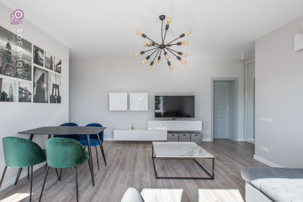 NAMO / BUTO INTERJERAS DIZAINAS PRIES IR PO NUOTRAUKOS GERA KOKYBE